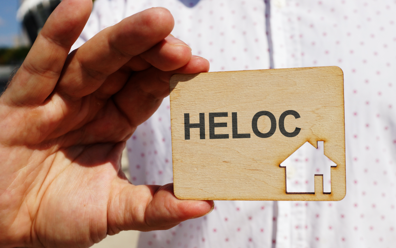 Should You Use A HELOC To Pay Off Credit Cards Credello Should You Use A HELOC To Pay Off Credit Cards Credello